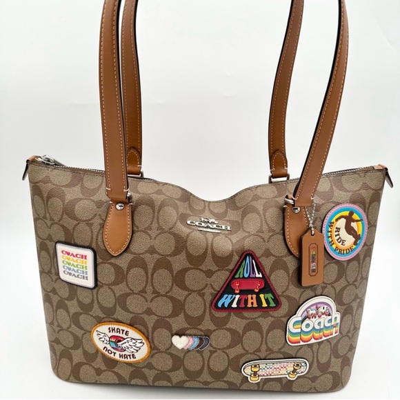 Coach | Bags | Coach Gallery Tote In Signature Canvas With Patches Roll ...